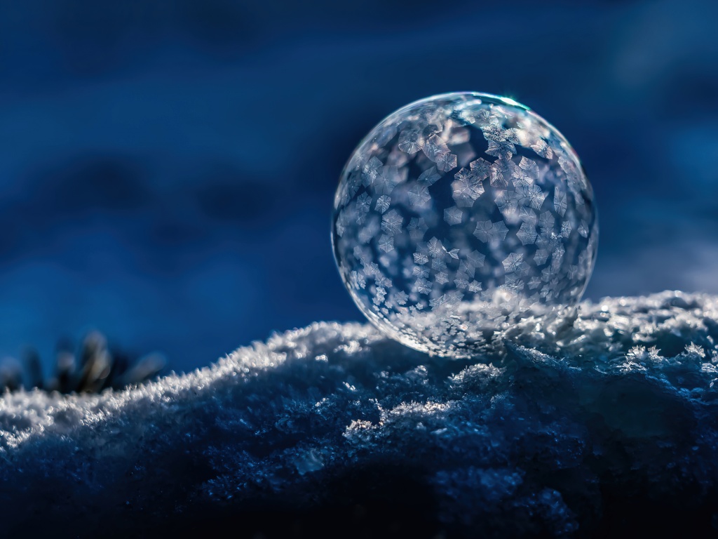Frozen bubble Wallpaper 4K, Winter snow, Soap Bubble, Macro