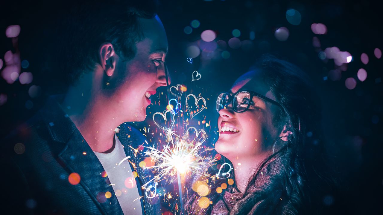 Download 950x1534 Wallpaper Couple Romantic Night